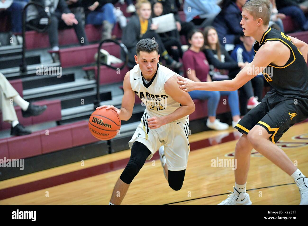 Boys basket ball dribbling hi-res stock photography and images - Alamy