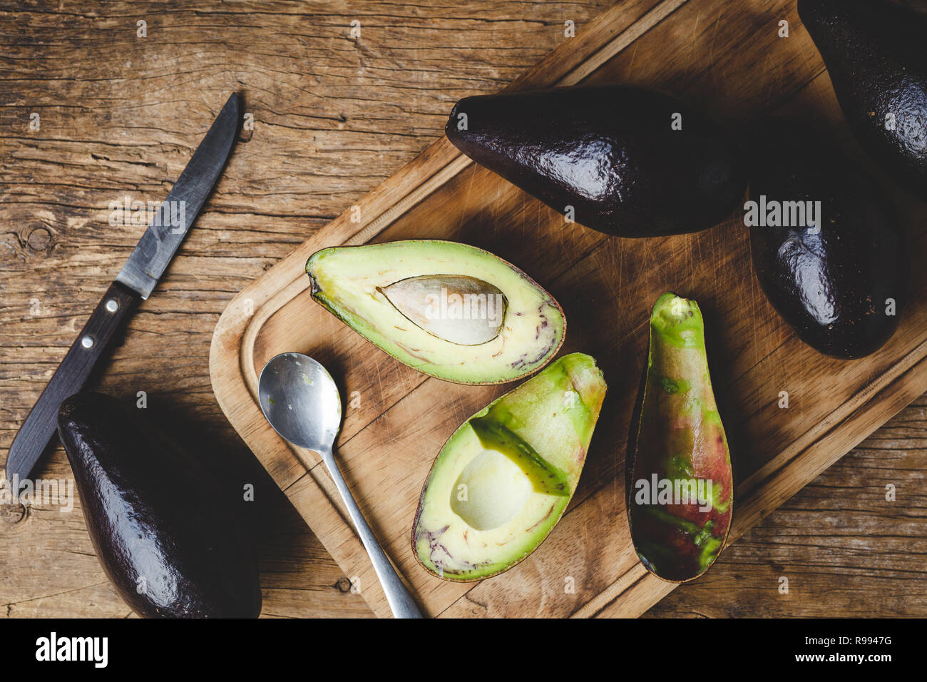 Avocado fruits hi-res stock photography and images - Alamy
