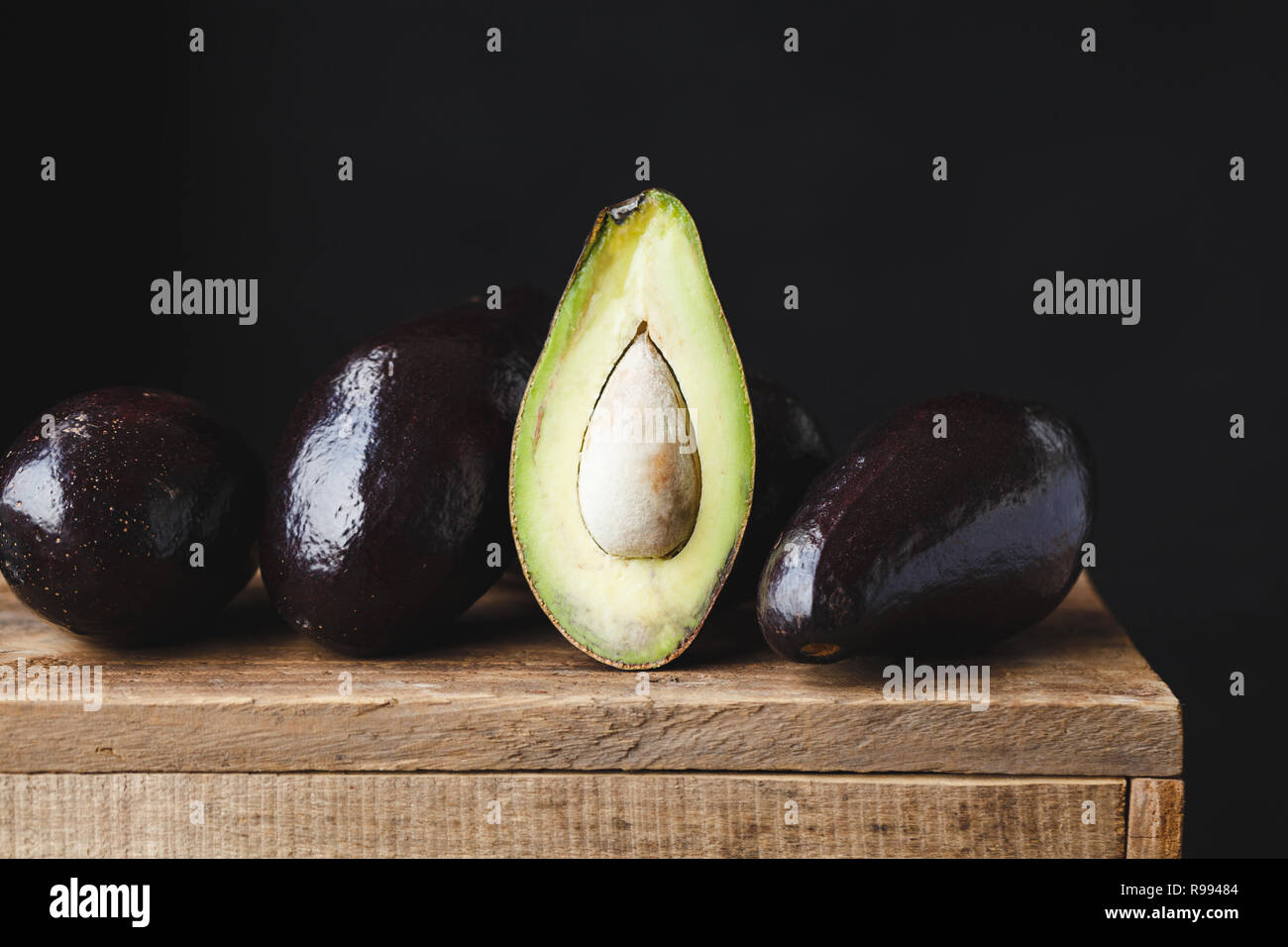 Avocado fruits hi-res stock photography and images - Alamy