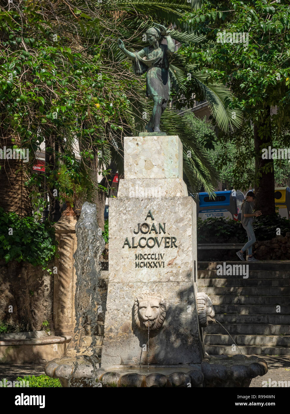 Statue joan alcover hi-res stock photography and images - Alamy