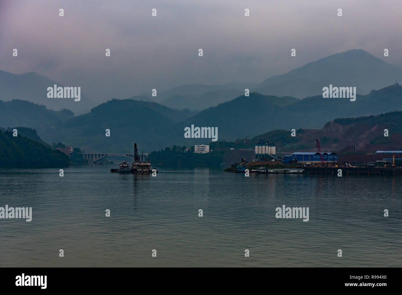Qutang gorge - Yangtze River Chin Stock Photo - Alamy