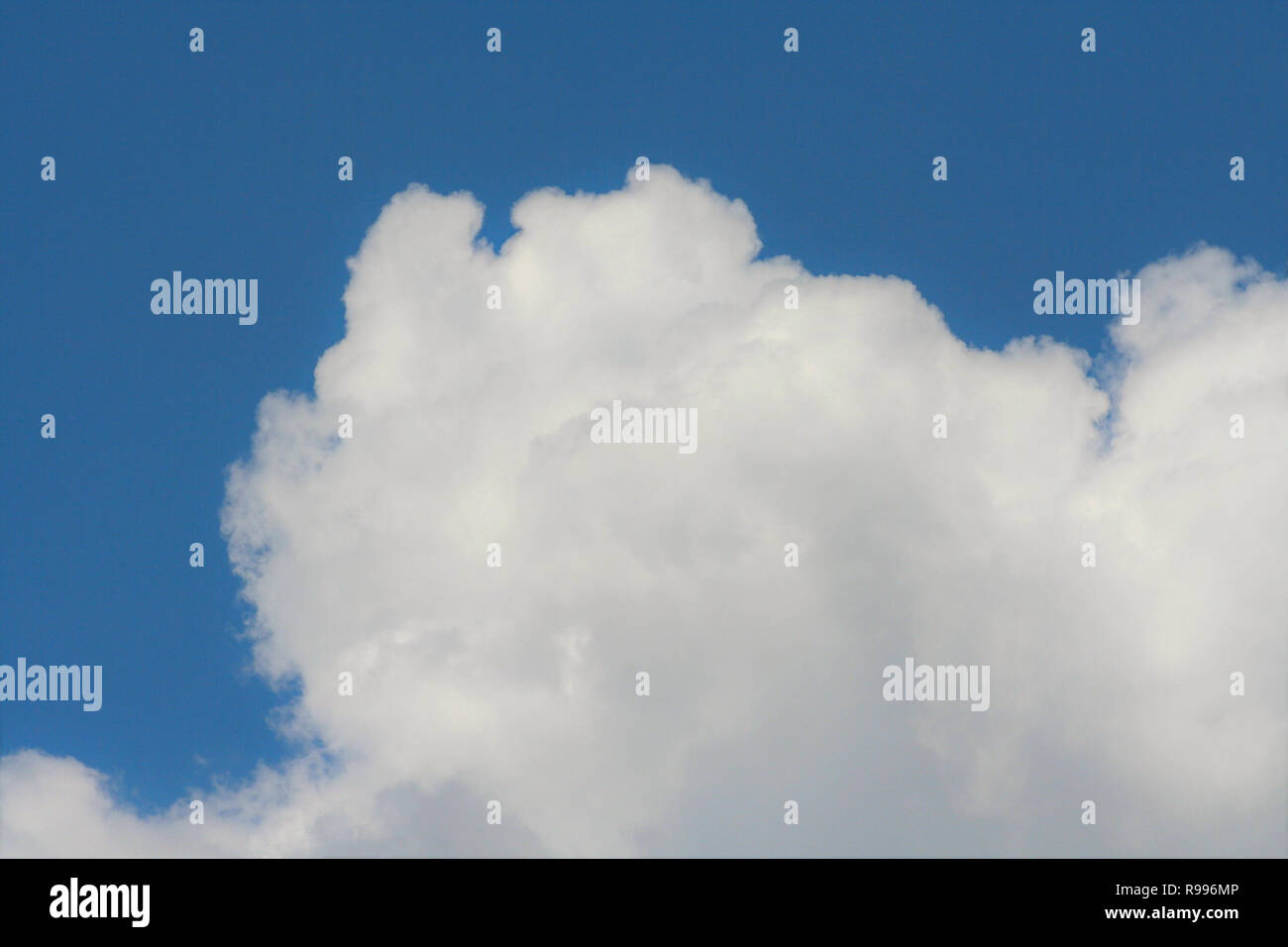 Cold weather front cloud hi-res stock photography and images - Alamy
