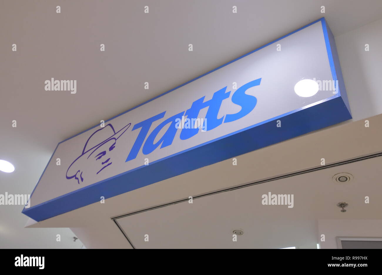 Melbourne kiosk hi-res stock photography and images - Alamy