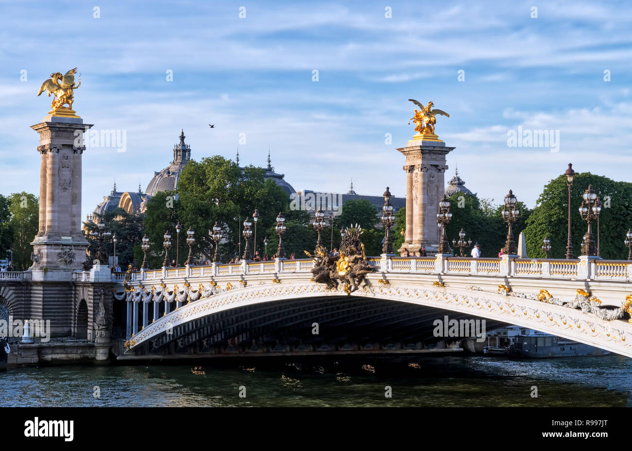 Alexandre iii bridge beautiful hi-res stock photography and images - Alamy