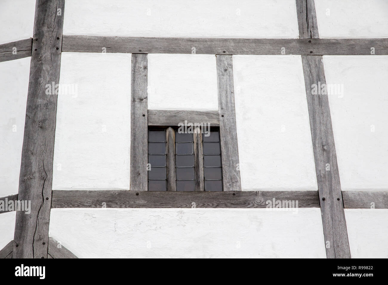 Whitewashed building wooden beams hi-res stock photography and images ...