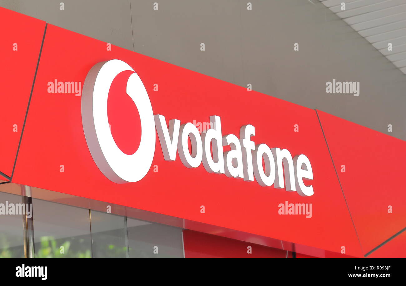 Vodafone mobile phone australia hi-res stock photography and images - Alamy
