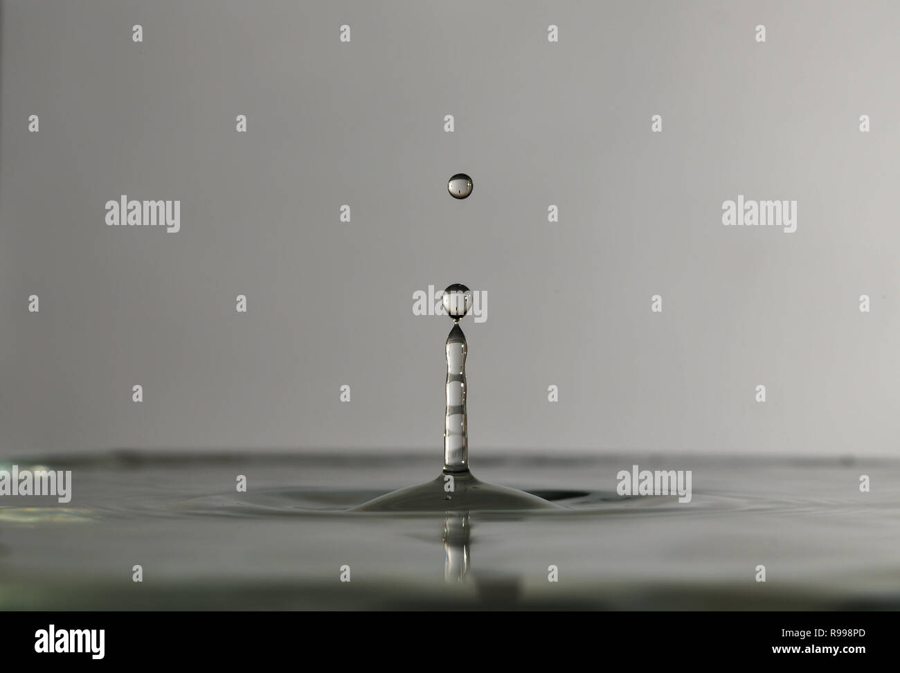 High definition water droplets hi-res stock photography and images - Alamy
