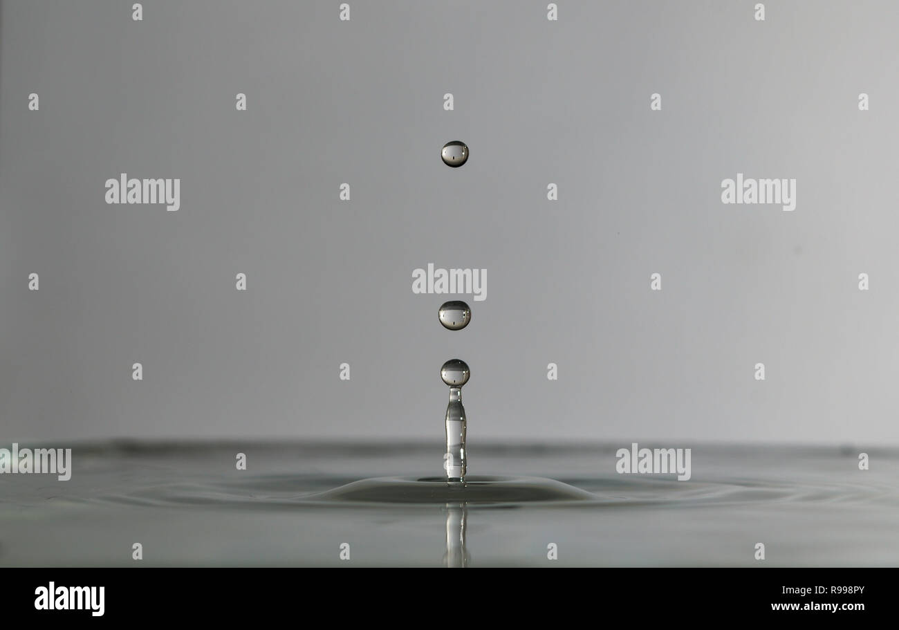High definition water droplets hi-res stock photography and images - Alamy