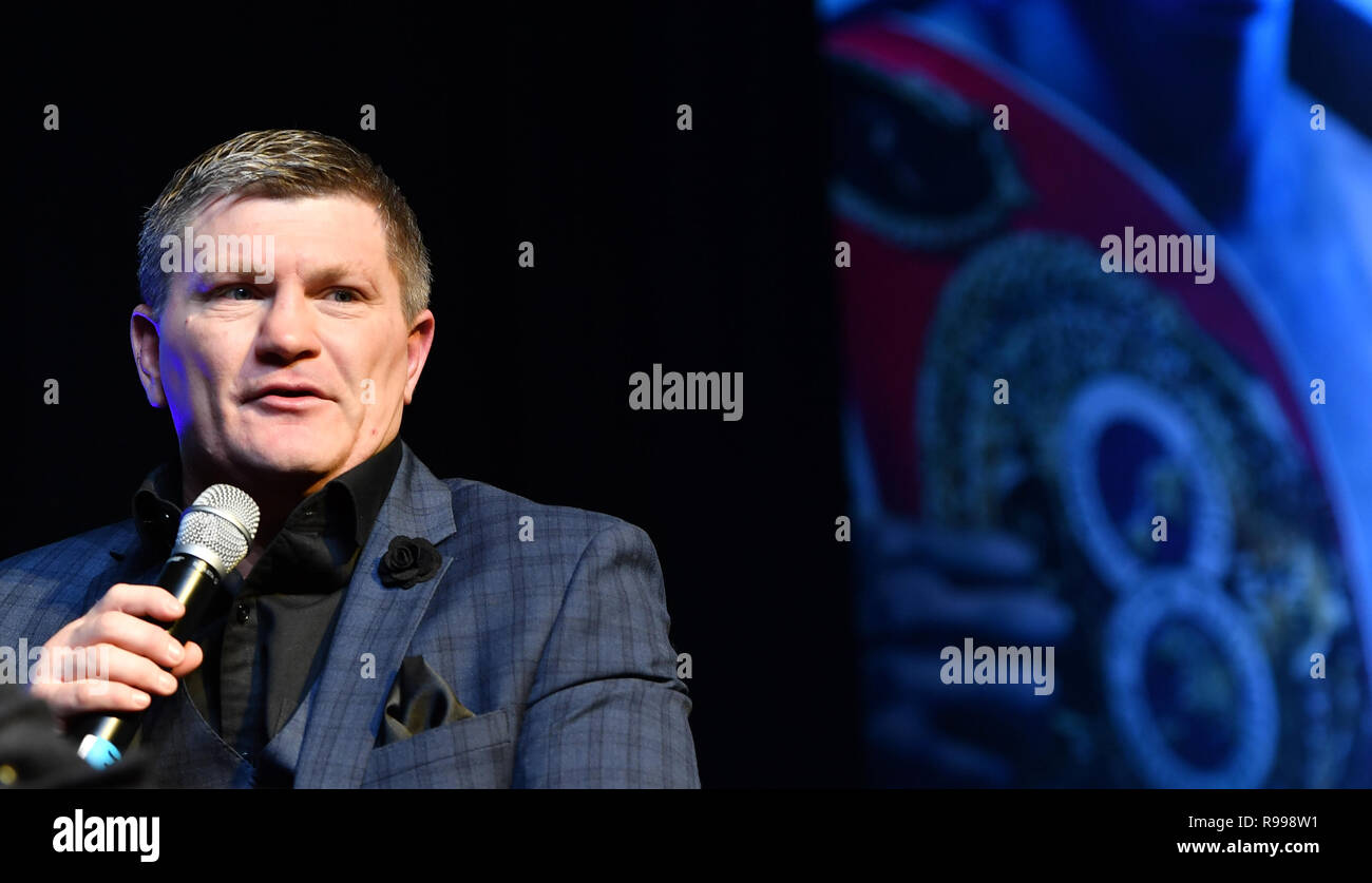 Ricky hatton weigh in hi-res stock photography and images - Alamy