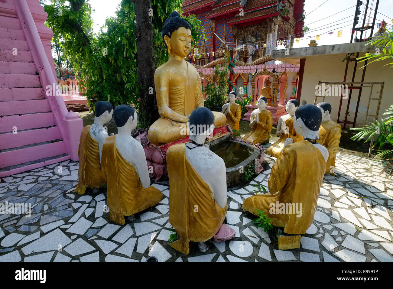 Buddha teaching disciples hi-res stock photography and images - Alamy