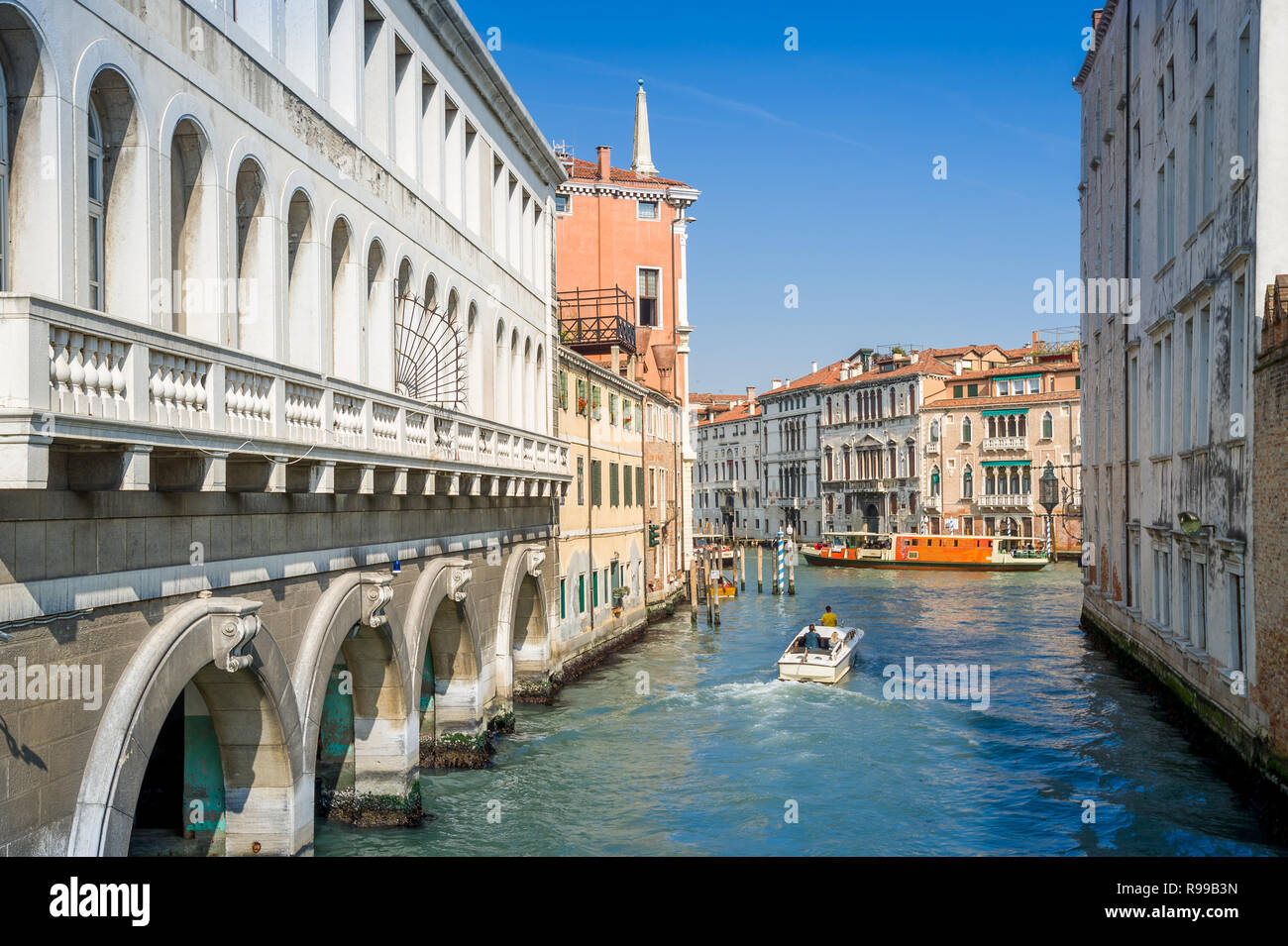 Views of Venice touristic center - historic buildings and water ...