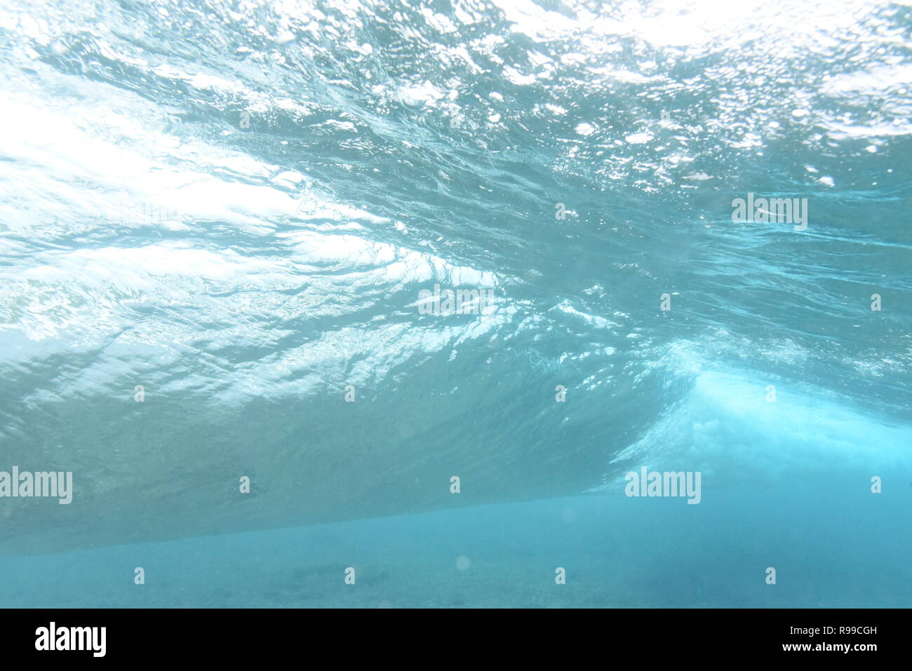 Underwater wave hi-res stock photography and images - Alamy