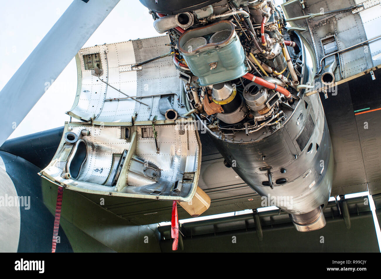 Engine and propeller of a military plane. Disassemble and repair engine ...