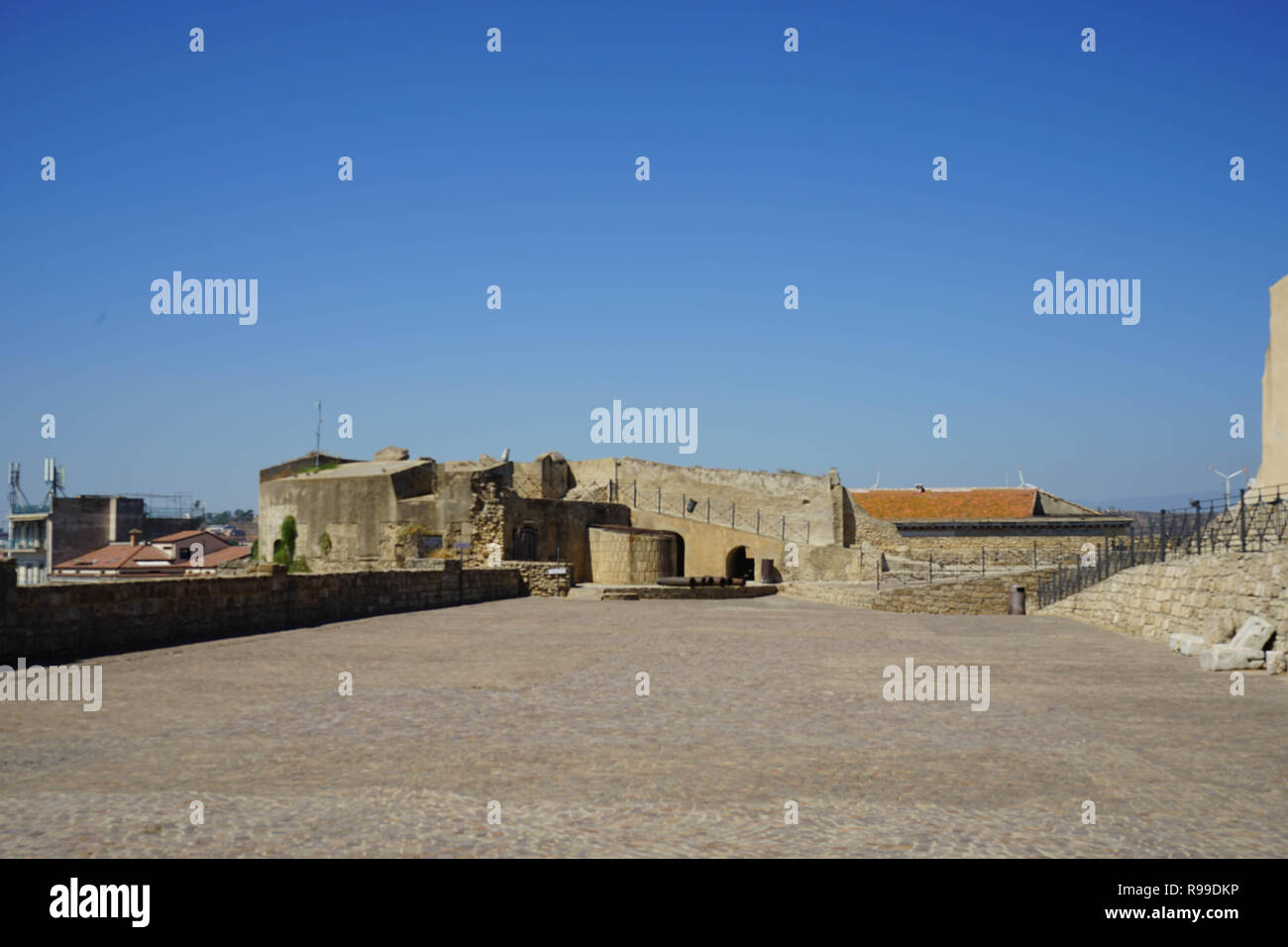 Crotone carlo castle italy hi-res stock photography and images - Alamy