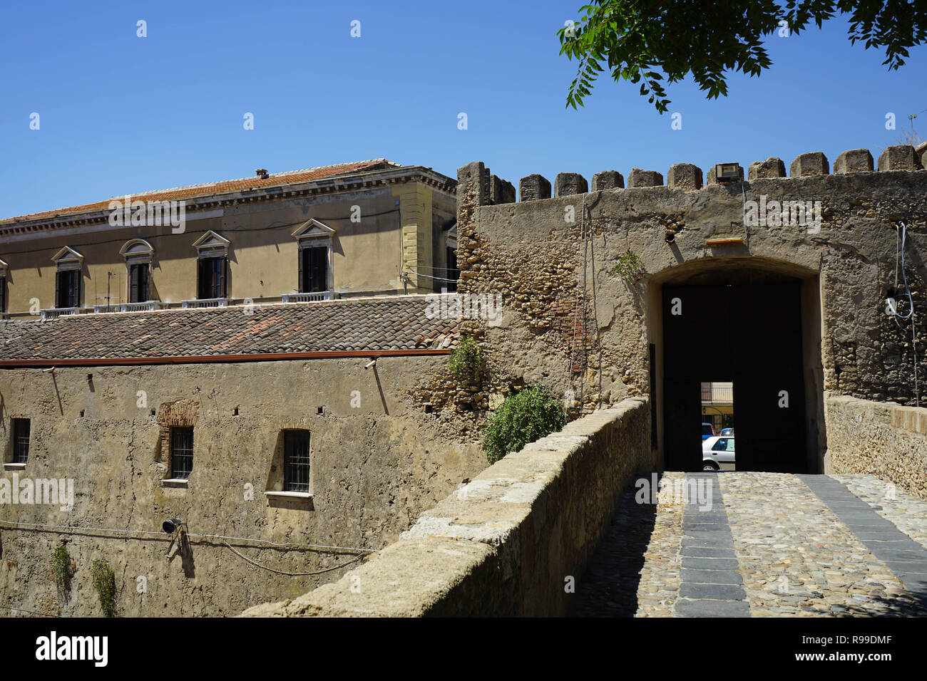 Crotone carlo castle italy hi-res stock photography and images - Alamy