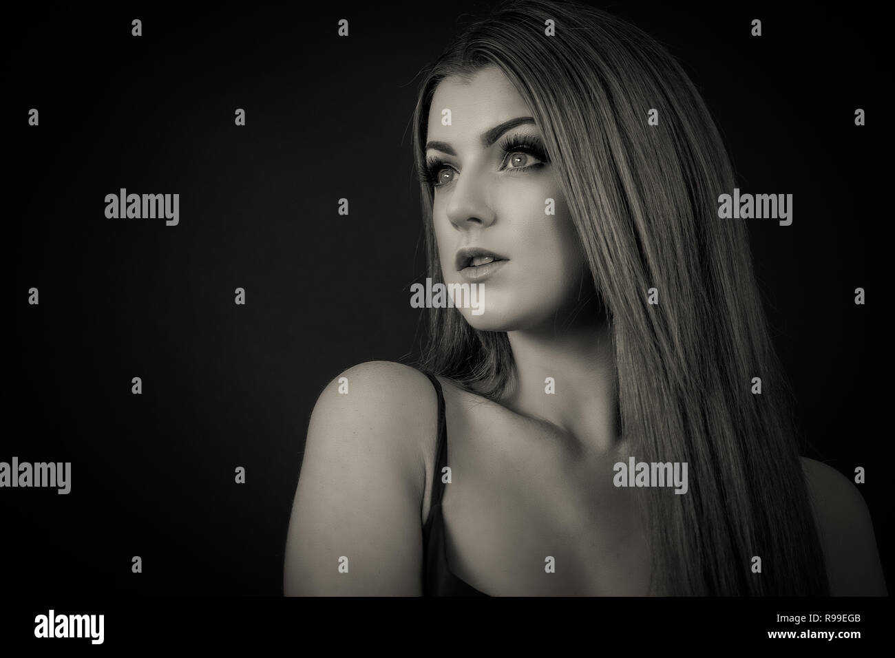 Portrait female mono hi-res stock photography and images - Alamy