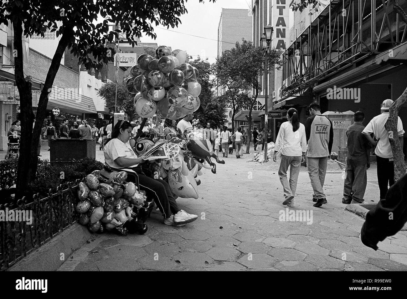 Costermonger hi-res stock photography and images - Alamy