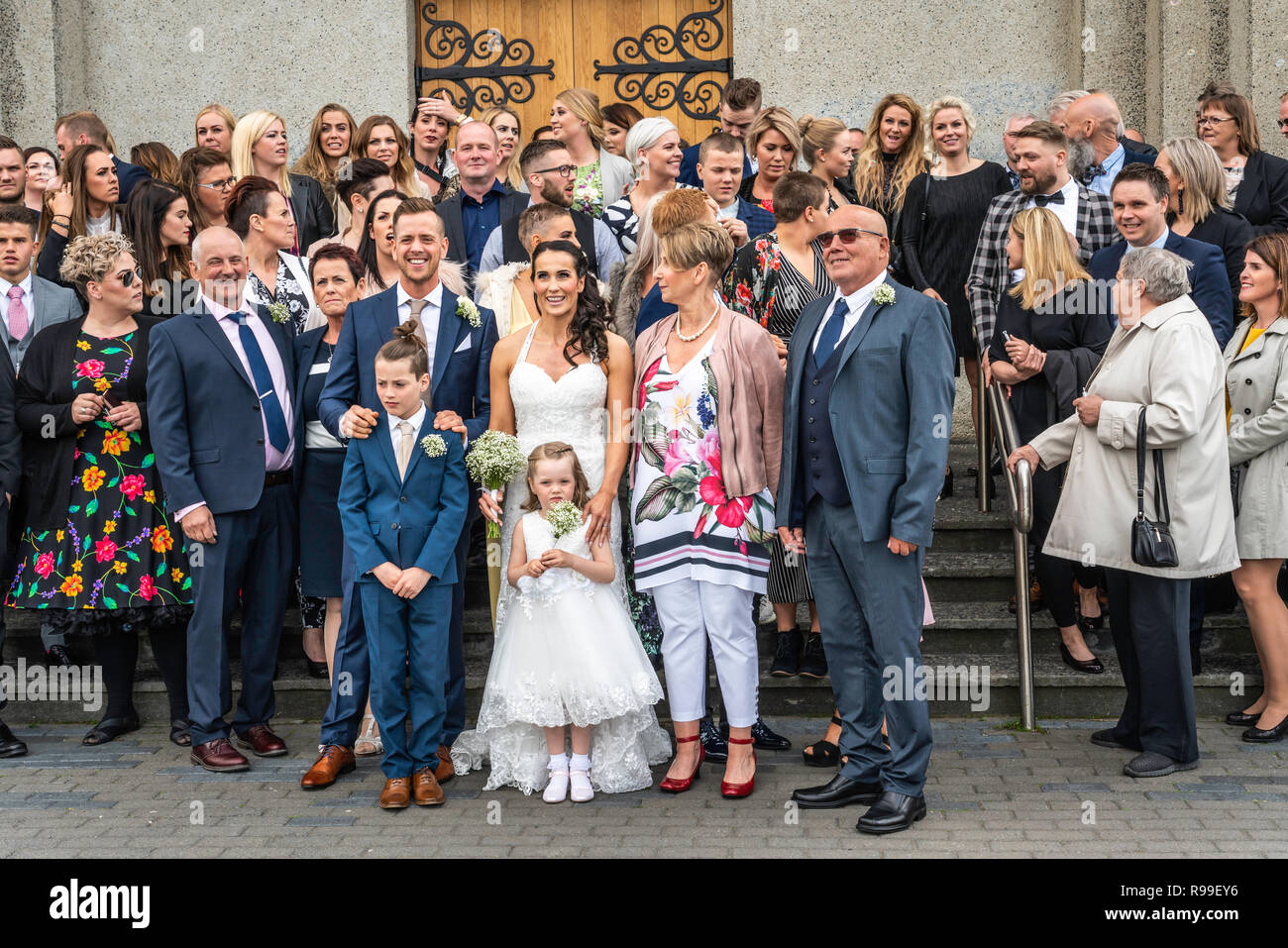 Group wedding guests hi-res stock photography and images - Alamy
