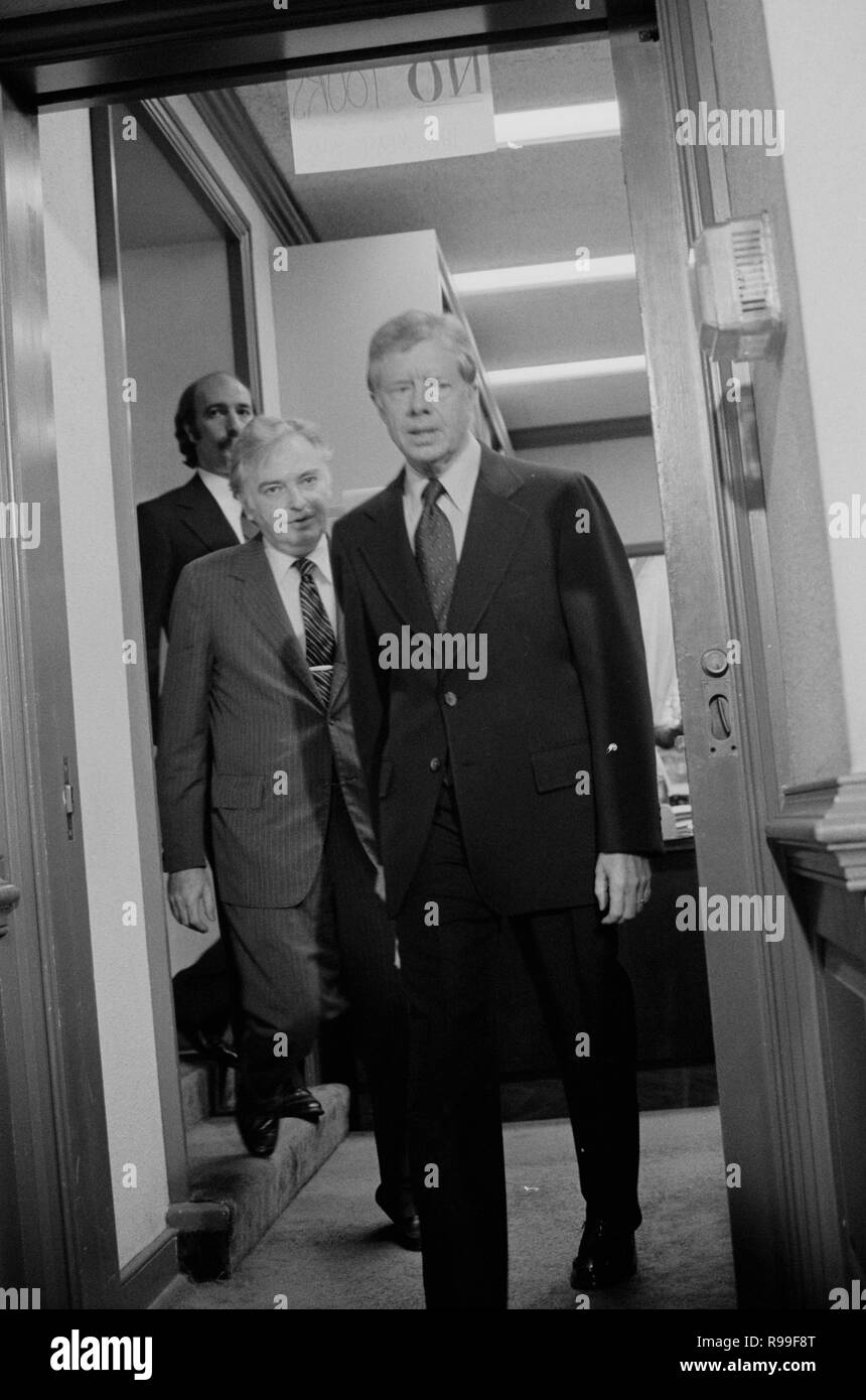 President Jimmy Carter walks with members of the Three Mile Island ...