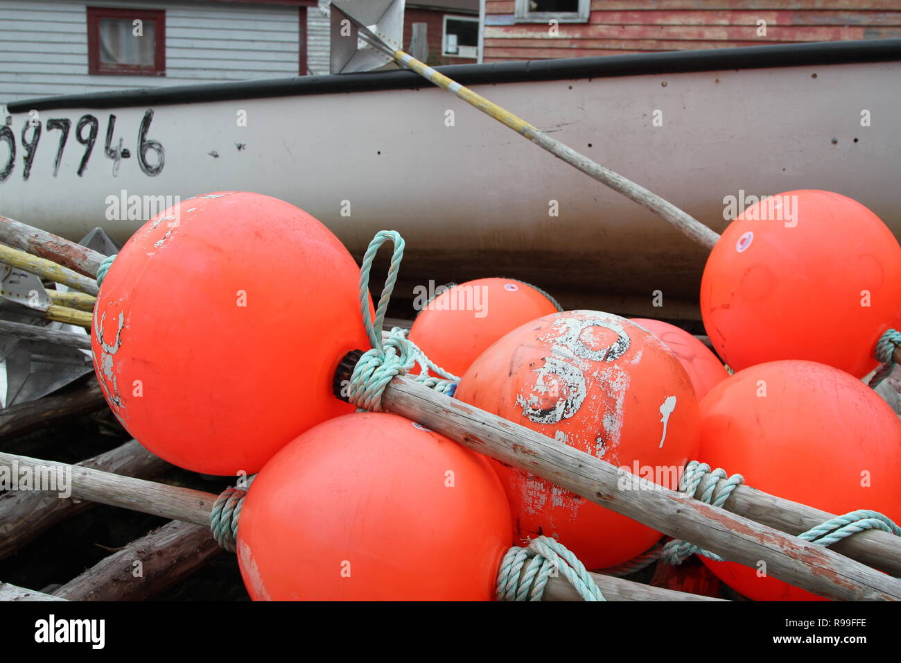 Round floats hi-res stock photography and images - Alamy