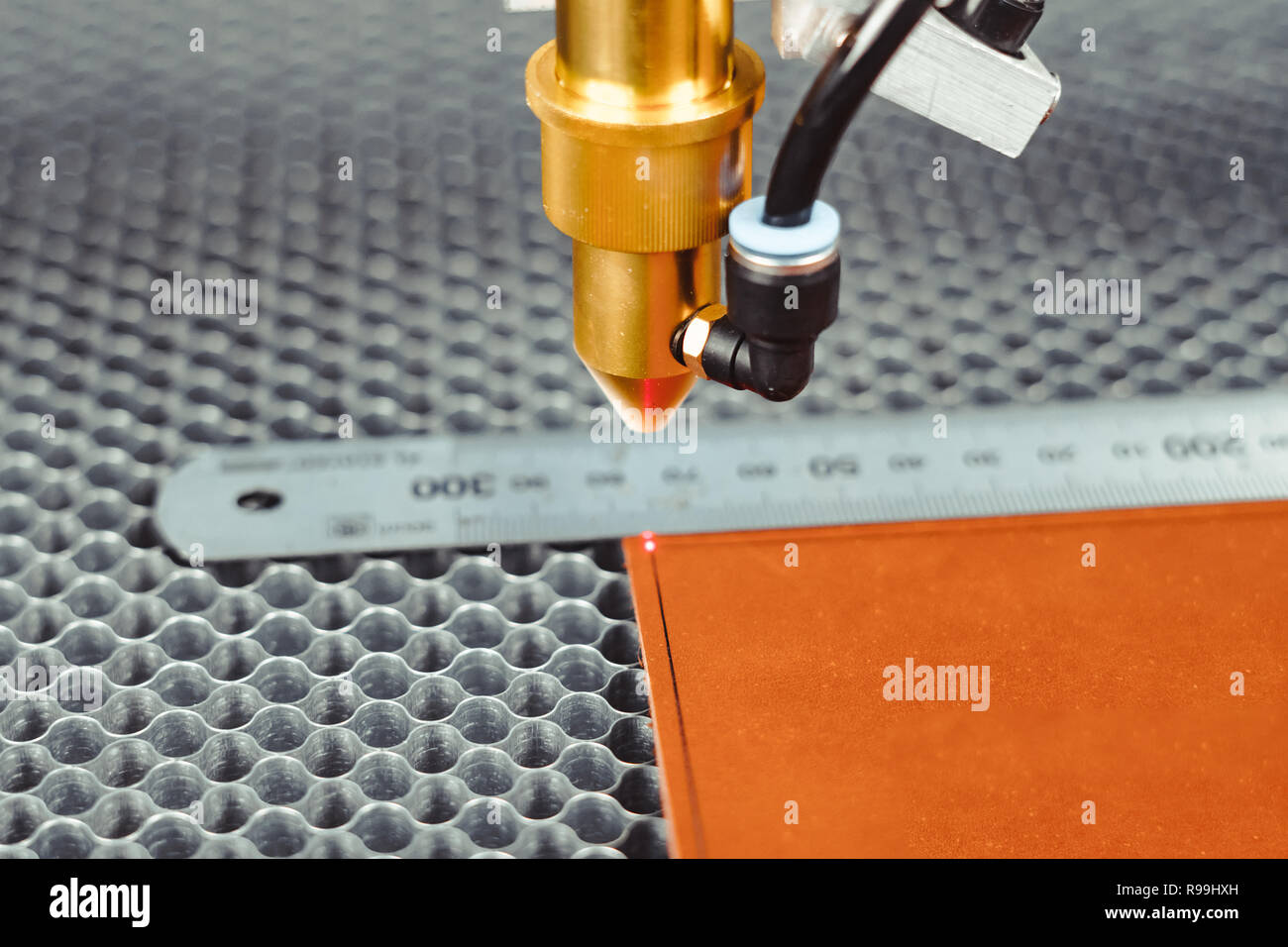 Cnc router machine table head hi-res stock photography and images - Alamy