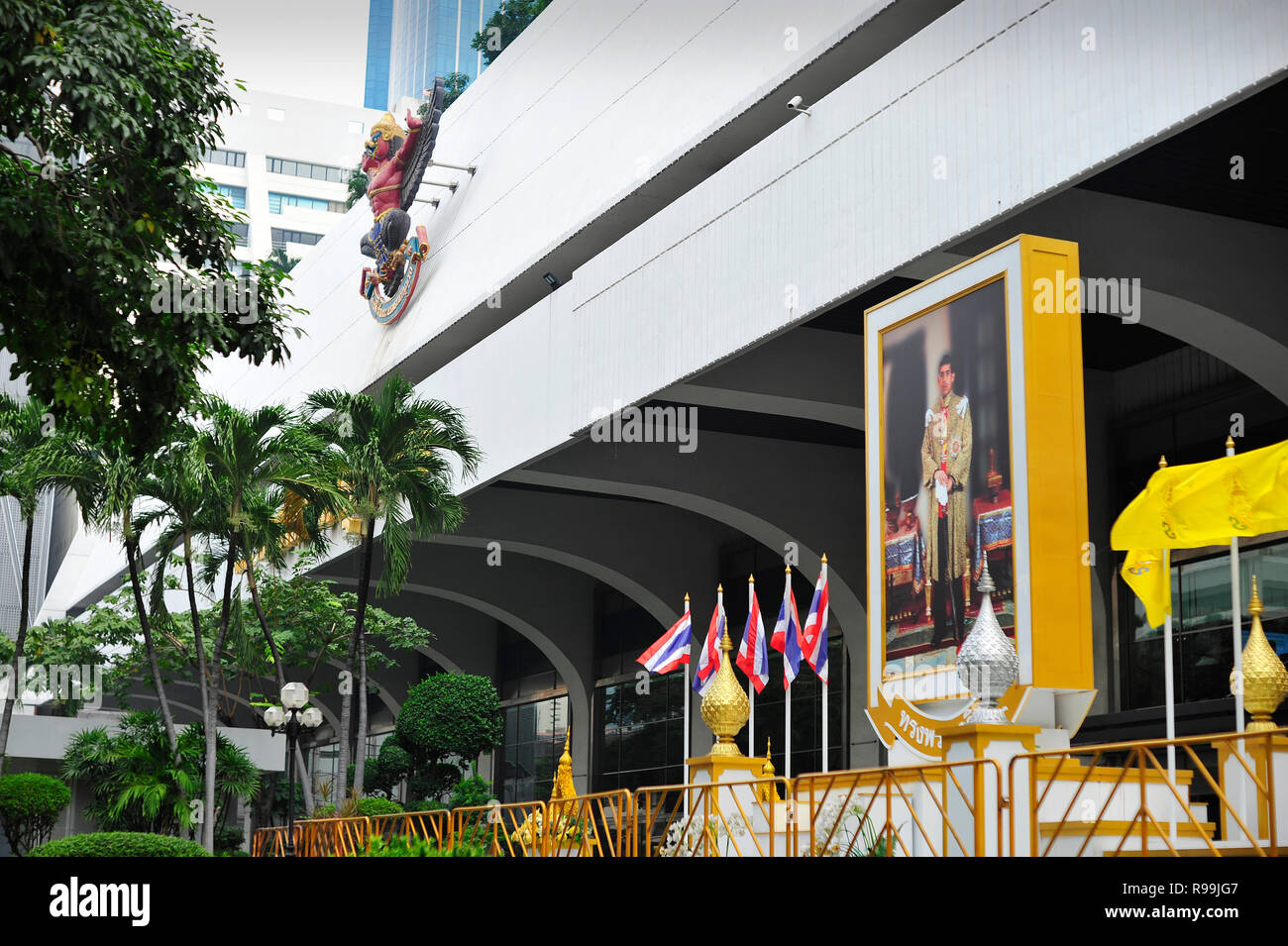 Thai Royal Family Emblem Stock Photo - Alamy