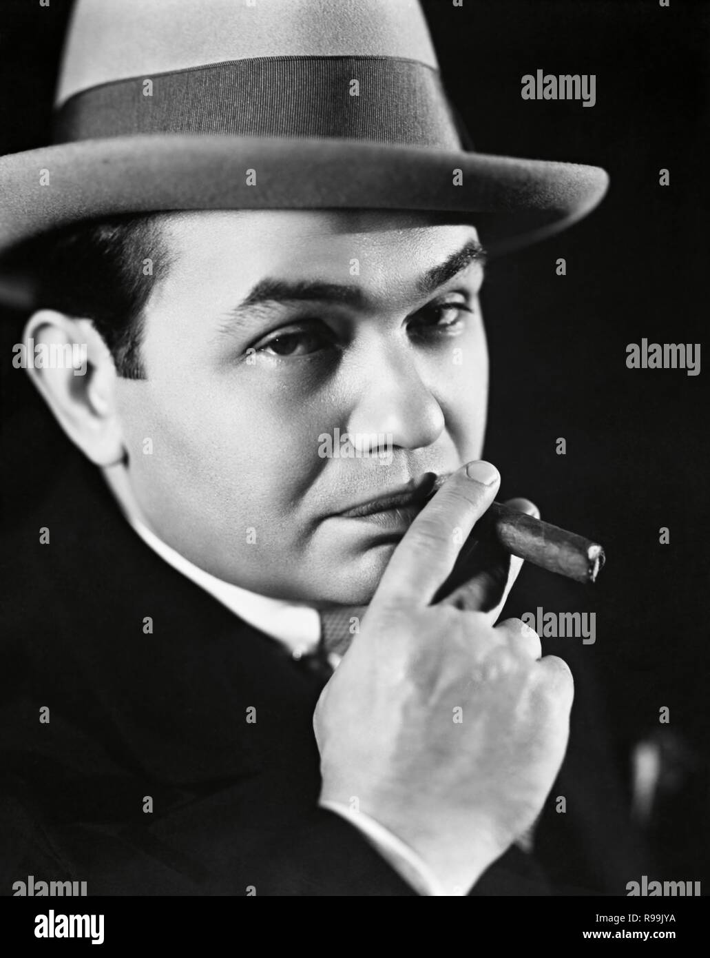 EDWARD G. ROBINSON. 1932. Credit: FRYER, ELMER / Album Stock Photo - Alamy
