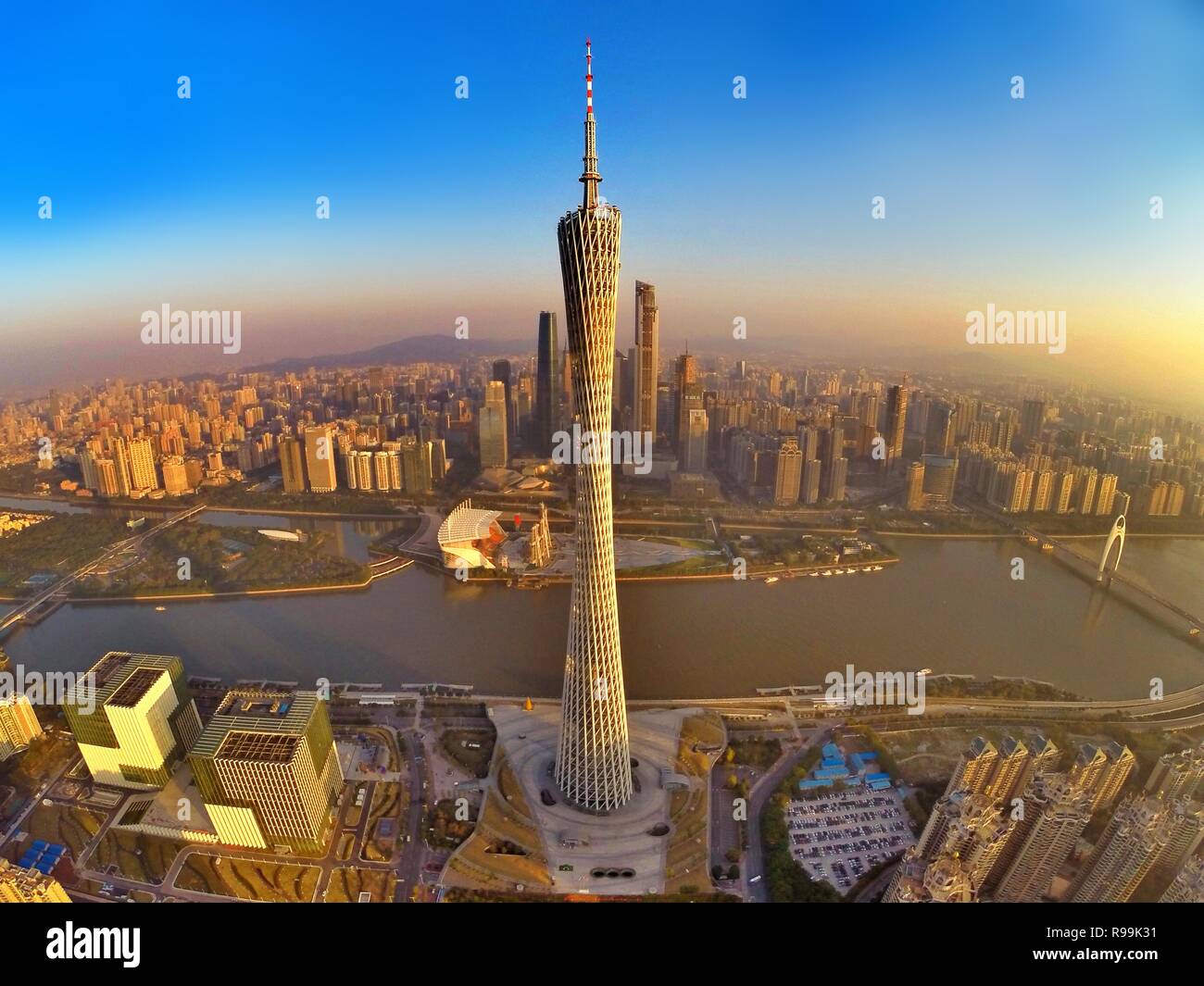 Guangzhou tv and sightseeing tower hi-res stock photography and images ...