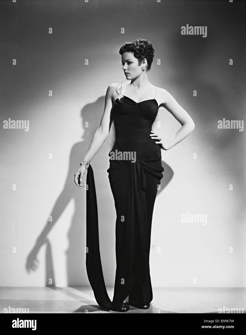Gene tierney portrait hi-res stock photography and images - Alamy