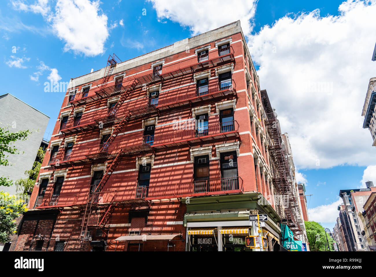 Typical nyc brick building hi-res stock photography and images - Alamy