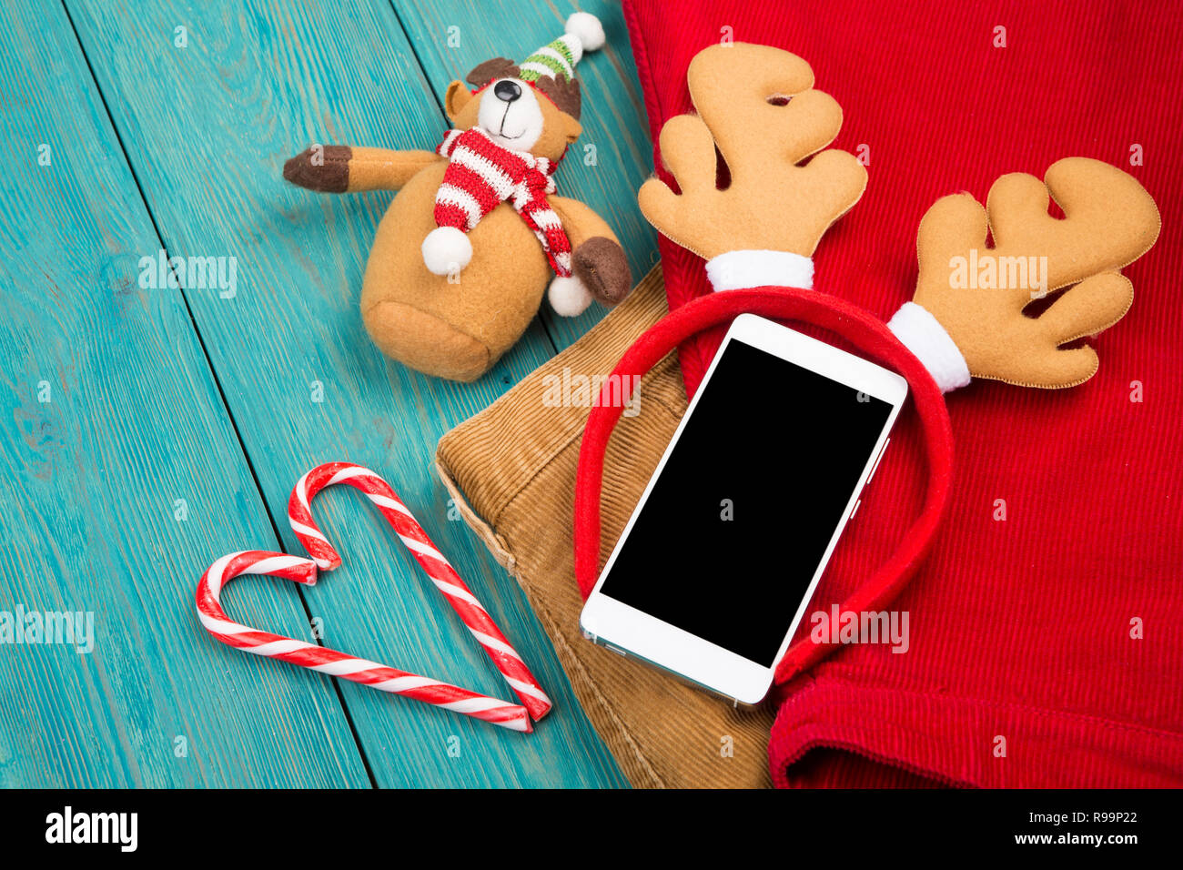 Toy reindeer antlers smartphone hi-res stock photography and images - Alamy