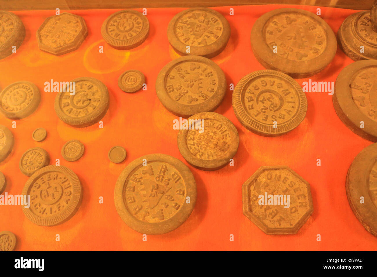 Old Indian Rare Iron Solid Round Hand Casted Seer Weight Measuring ...