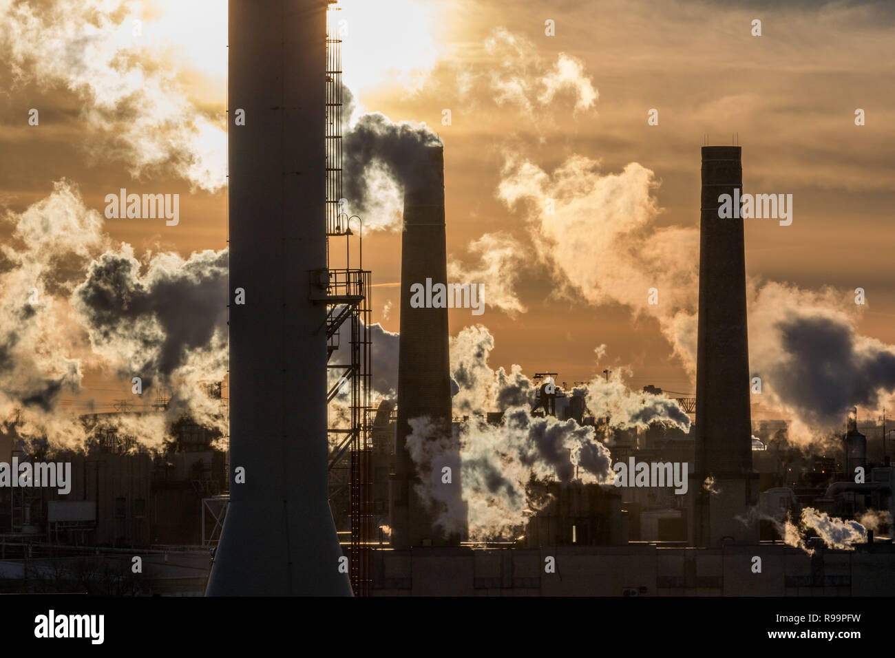 Smokestacks hi-res stock photography and images - Alamy