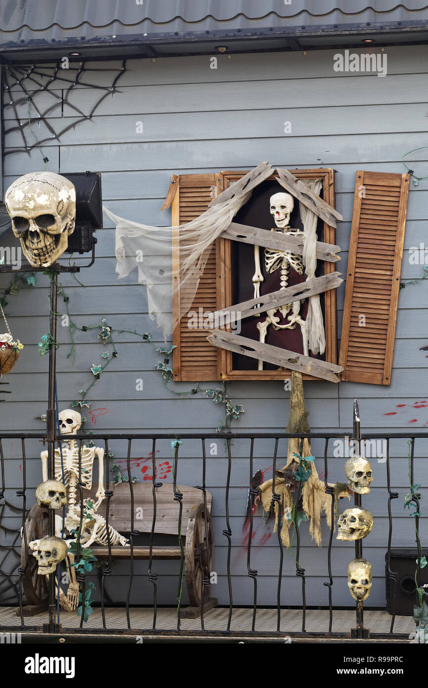Halloweens haunted House Stock Photo - Alamy