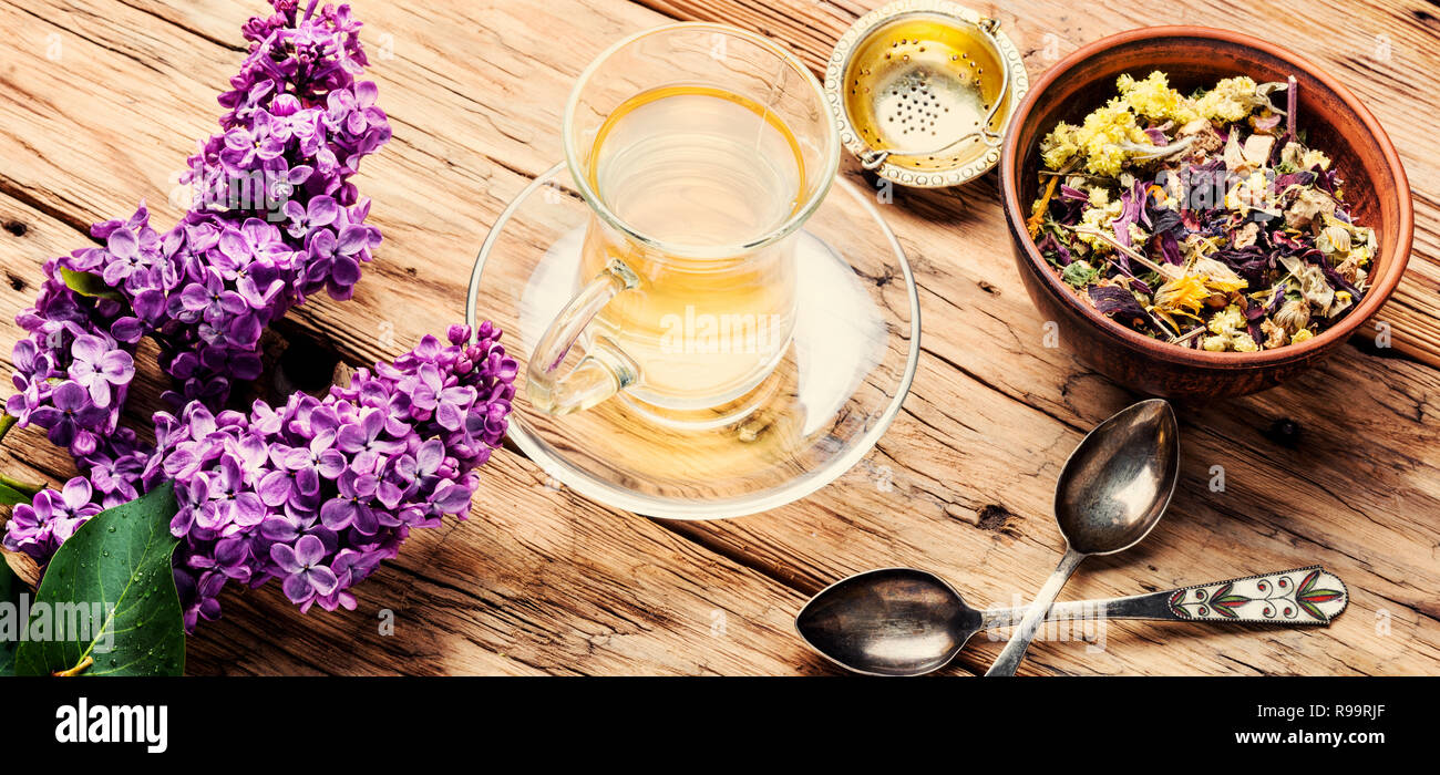 Tea and bouquet of beautiful spring flowers.Relaxation concept Stock ...