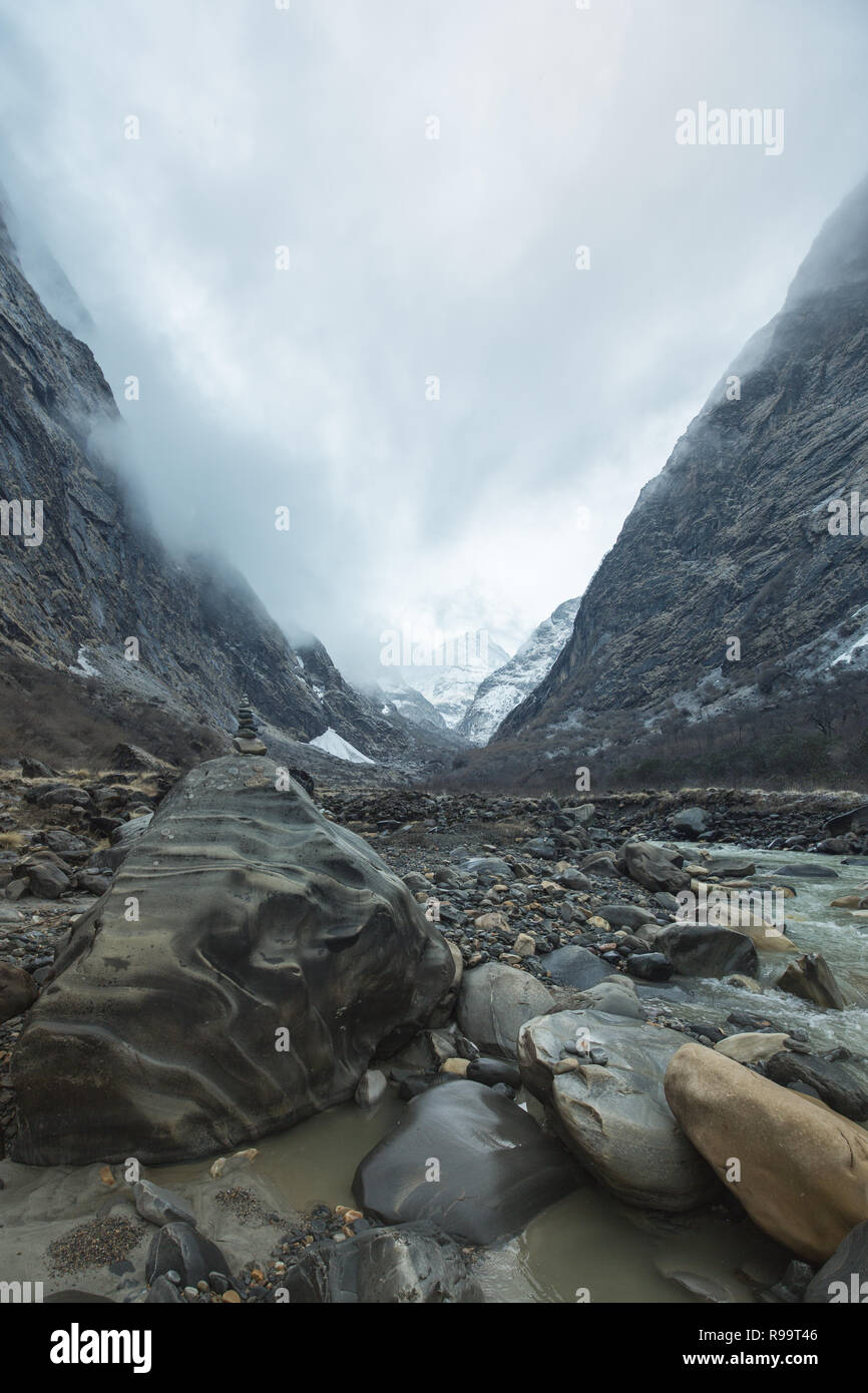 Himalayan gorge hi-res stock photography and images - Alamy