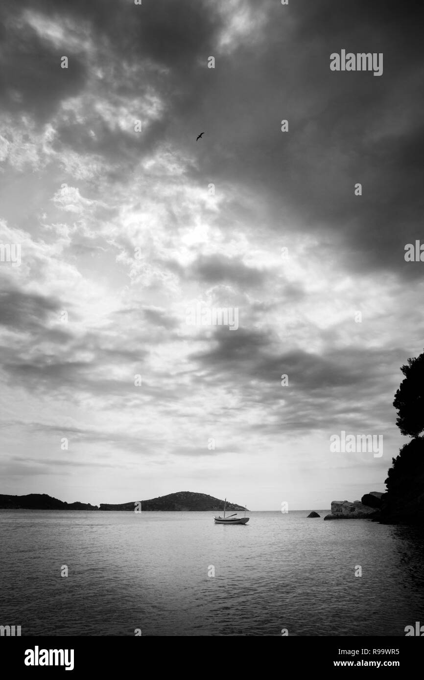 Old traditional greek rowing boat hi-res stock photography and images ...