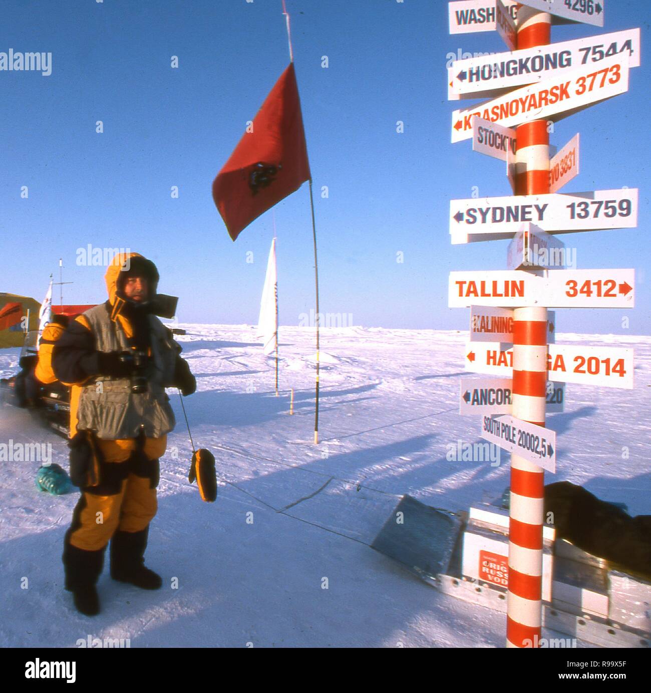 Aviation history north pole hi-res stock photography and images - Alamy