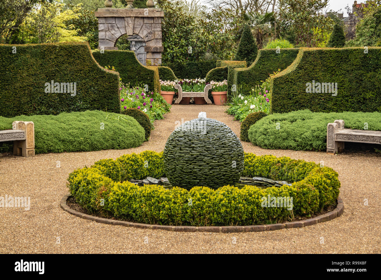Arundel Castle tulip festival Stock Photo - Alamy
