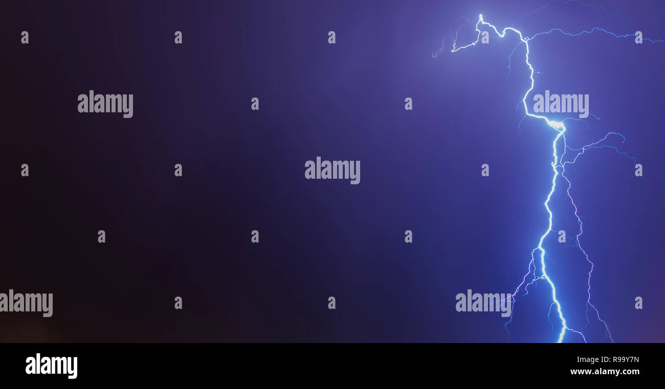 Large Lightning Strike from cloud to ground in Johannesburg South ...
