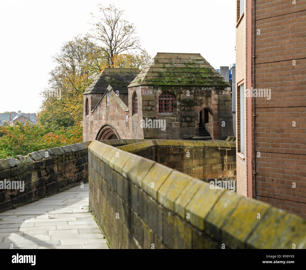 City walls chester uk hi-res stock photography and images - Alamy