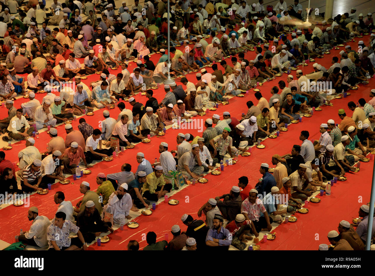Mass of devotees hi-res stock photography and images - Alamy