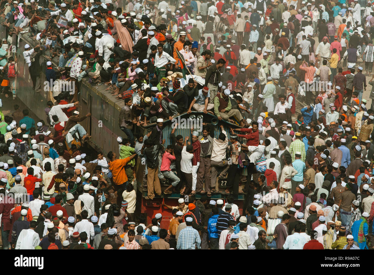Indian muslim devotee hi-res stock photography and images - Alamy