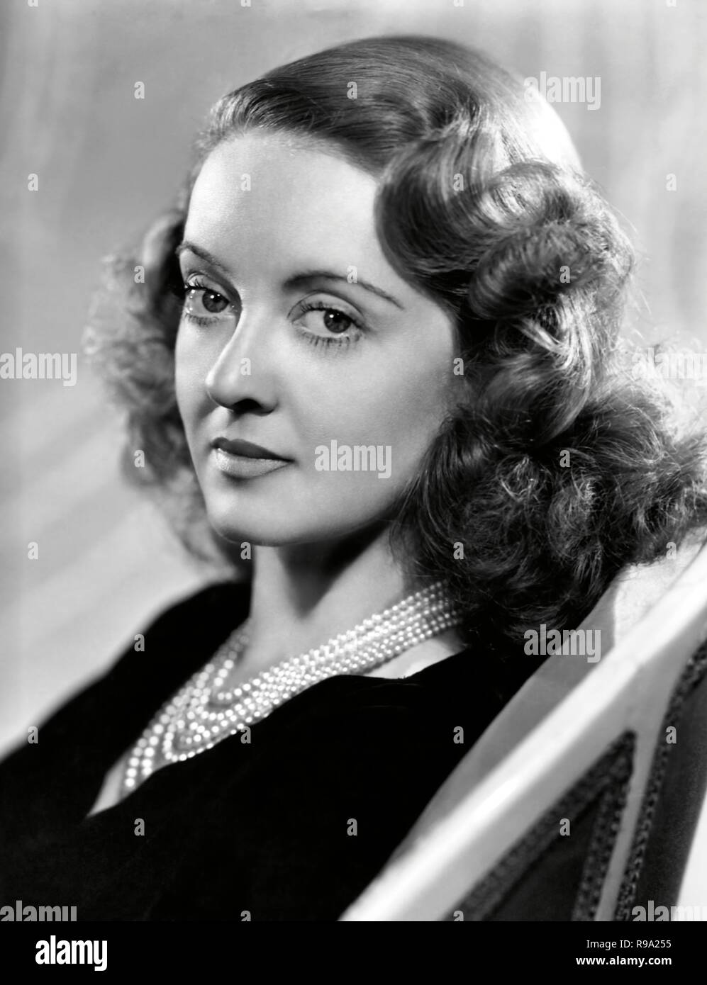 Helen Flint's Instagram, Twitter & Facebook on IDCrawl