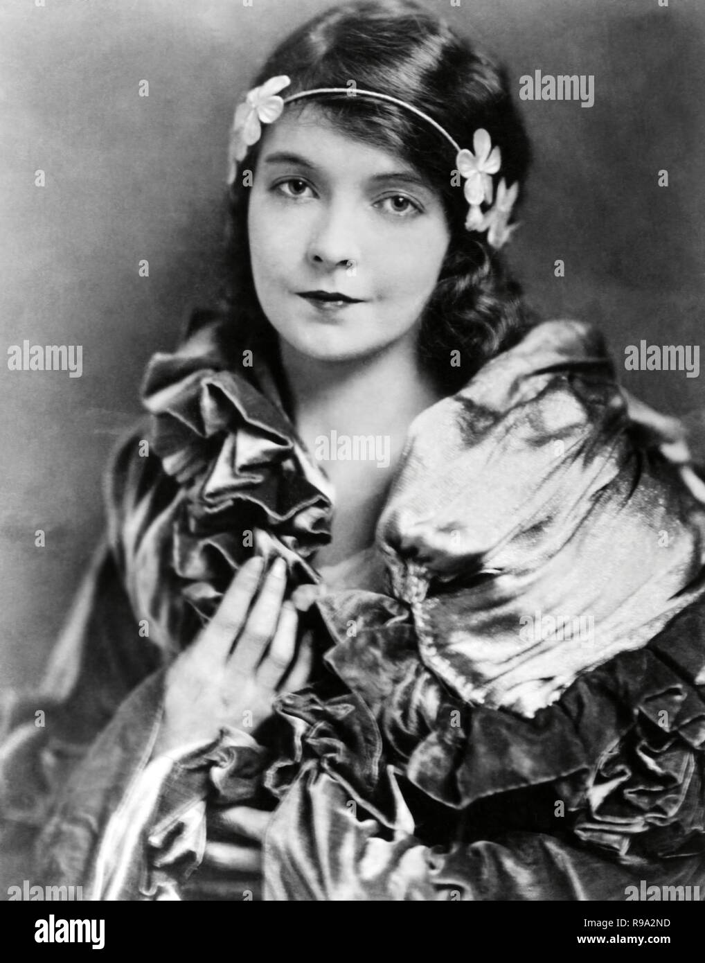 Lillian gish hi-res stock photography and images - Alamy