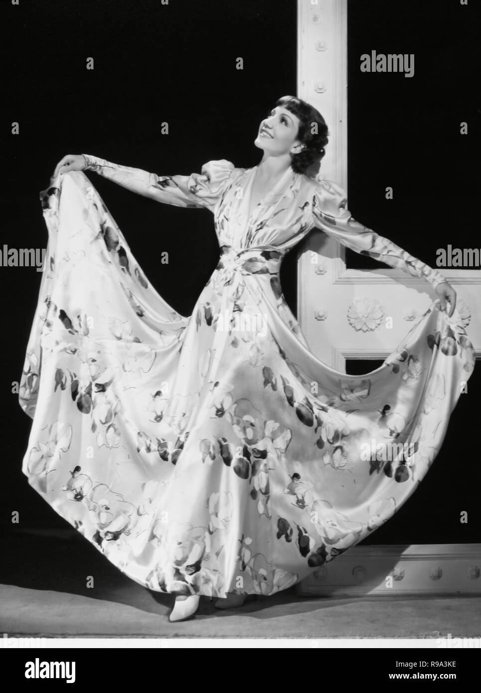 Claudette colbert 1930s hi-res stock photography and images - Alamy