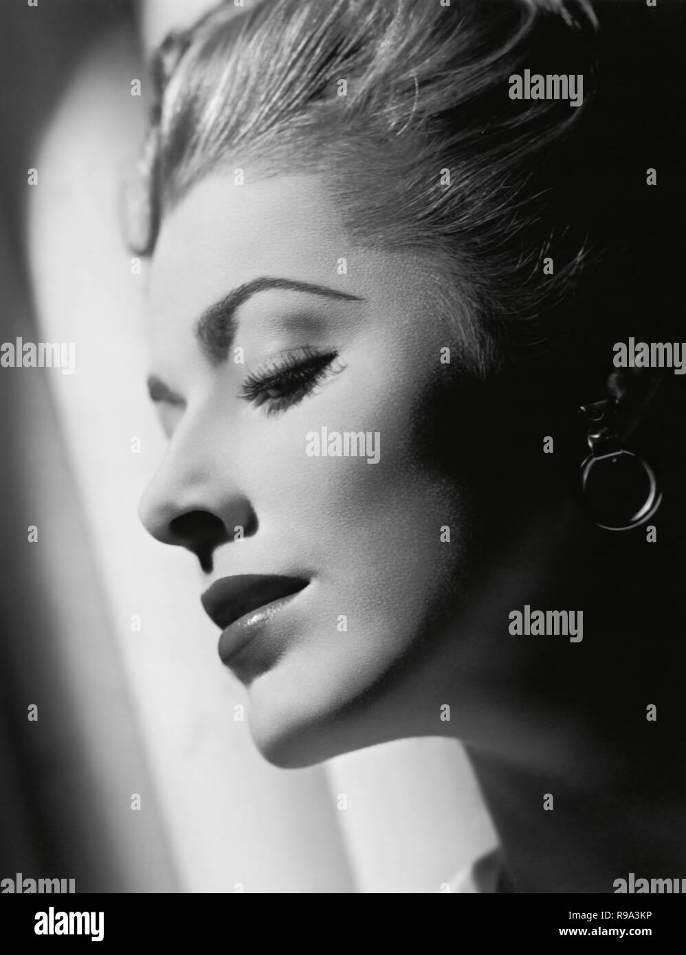 Eleanor parker portrait hi-res stock photography and images - Alamy