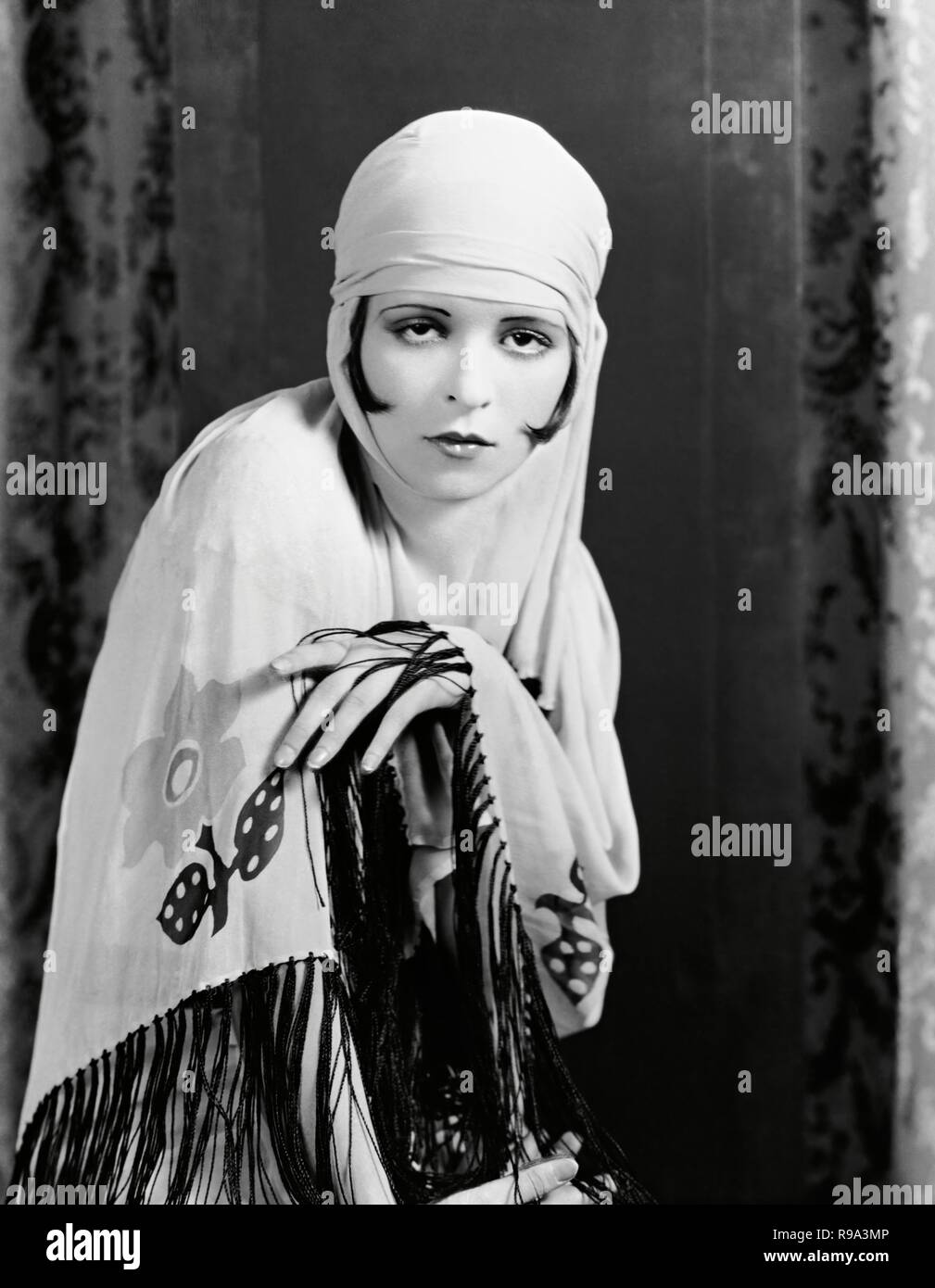 CLARA BOW. 1927. Credit: RICHEE, E.R. / Album Stock Photo - Alamy