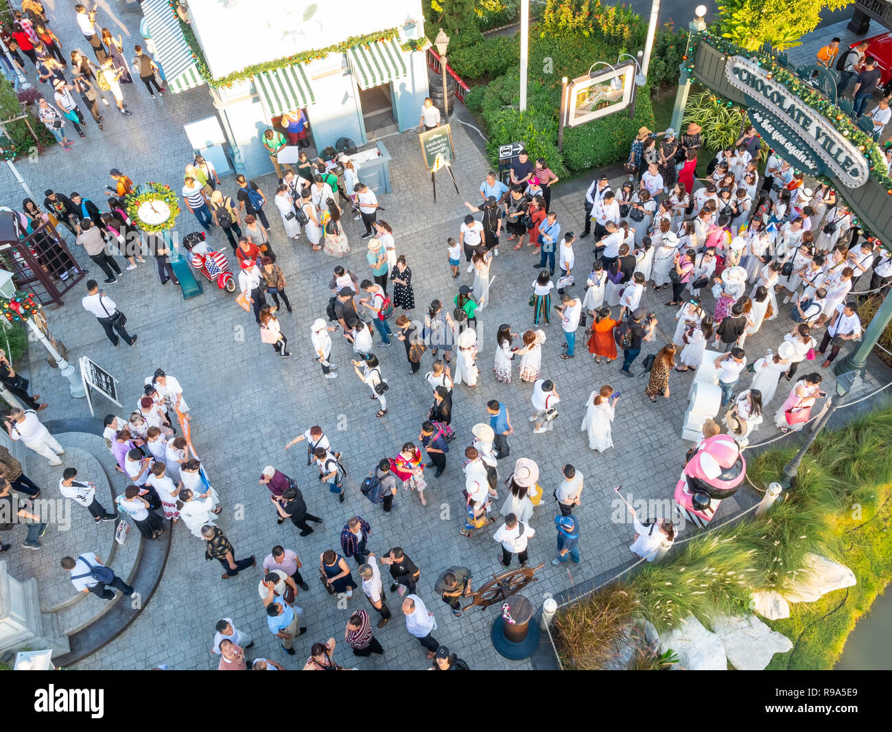 Bangkok Thailand December 16 2018 People Visit And Dine At 2221