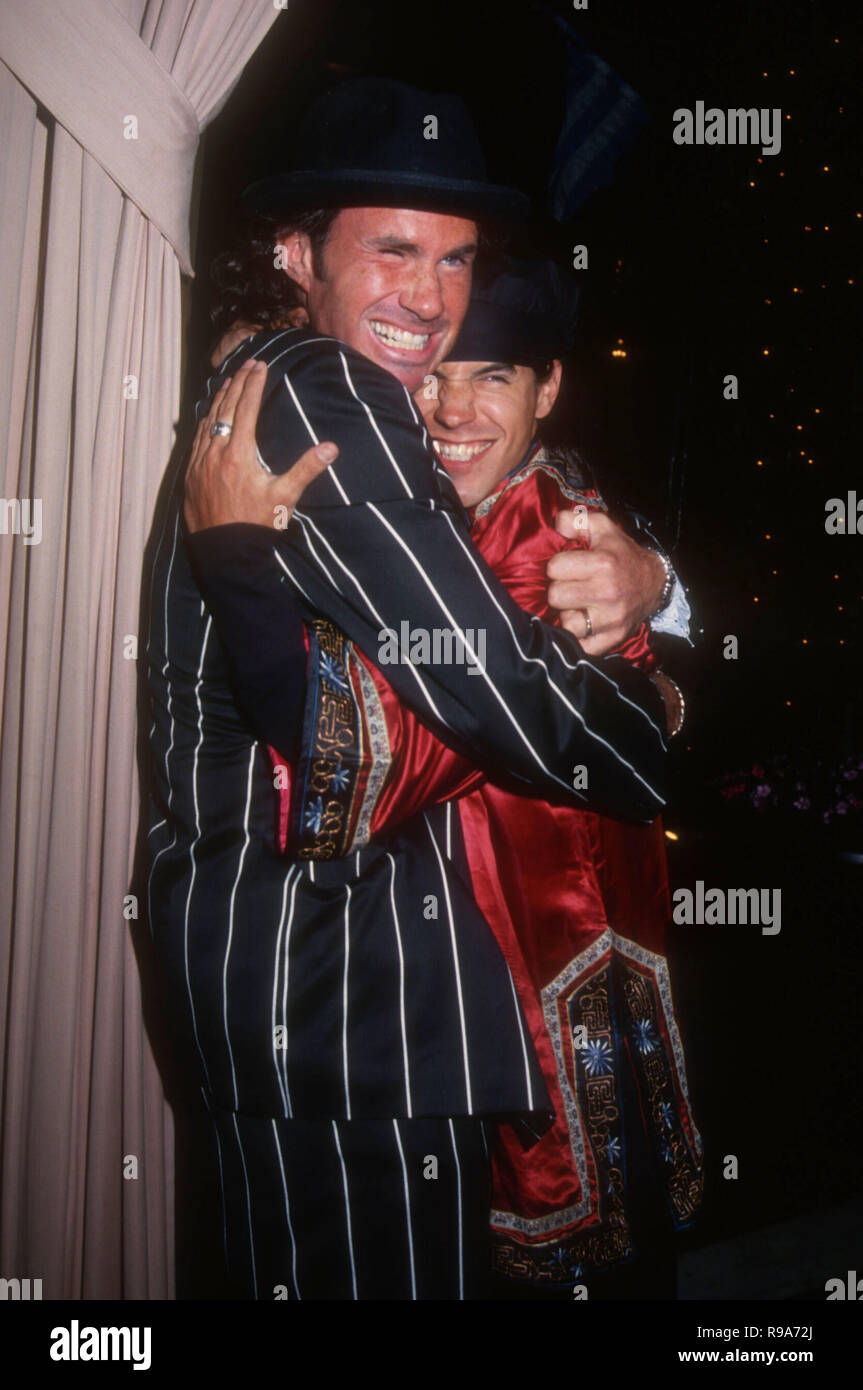 BEVERLY HILLS, CA - MAY 18: Musicians Chad Smith and Anthony Kiedis of ...